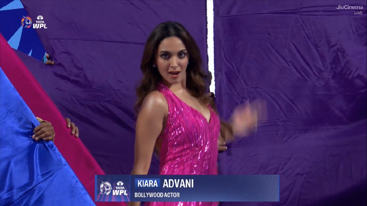 ∆nkit🏏 on Twitter: "WPL so far - in pictures (a thread) 👇"