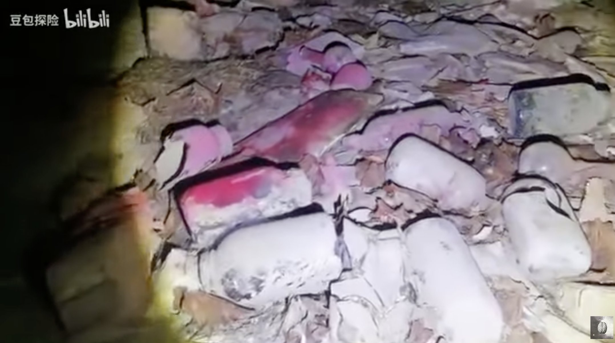 Spotters 🔍 on Twitter: "Beanbag Adventure est un créateur spécialisé dans l'urbex, une pratique ...