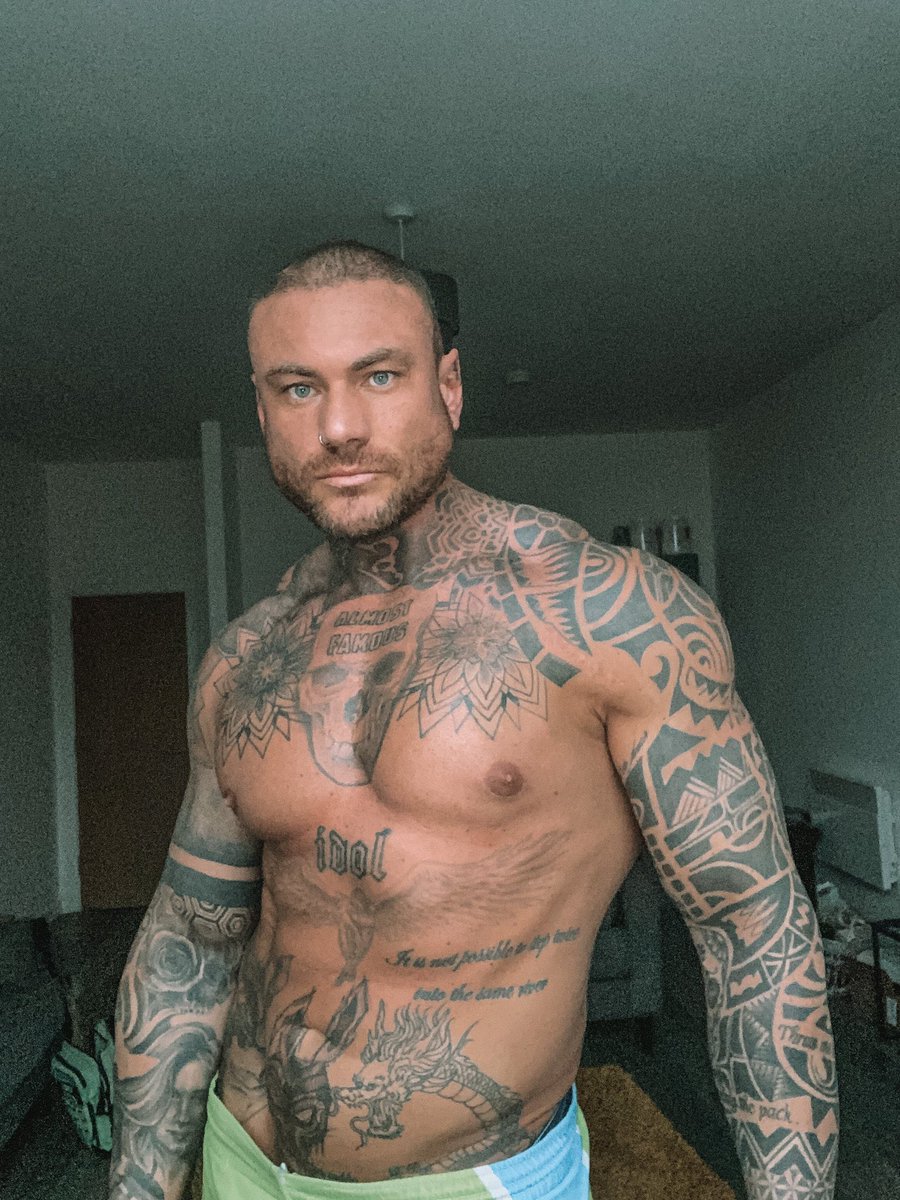 Thomas Powell ( top 2% Only Fans) on Twitter: "RT @FitFamousMales: Thomas Powell 😍🔥"