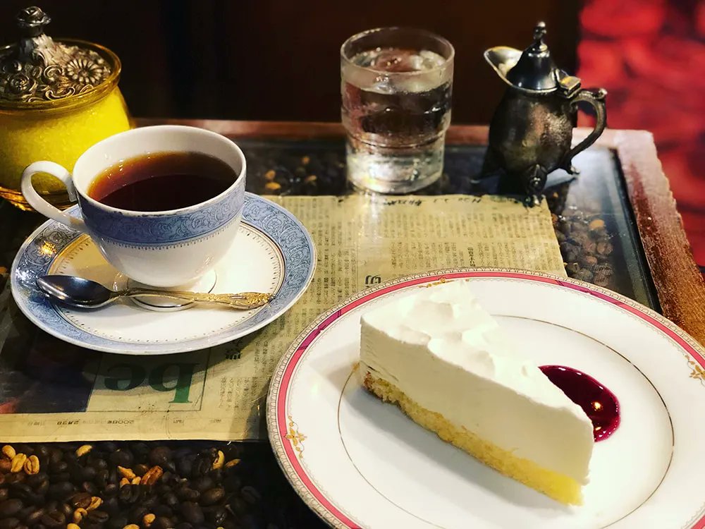 GINZA on Twitter: "80年代好きライターがおすすめする純喫茶をまとめて紹介。レトロな店内でほっと一息。https://ginzamag.com/culture ...