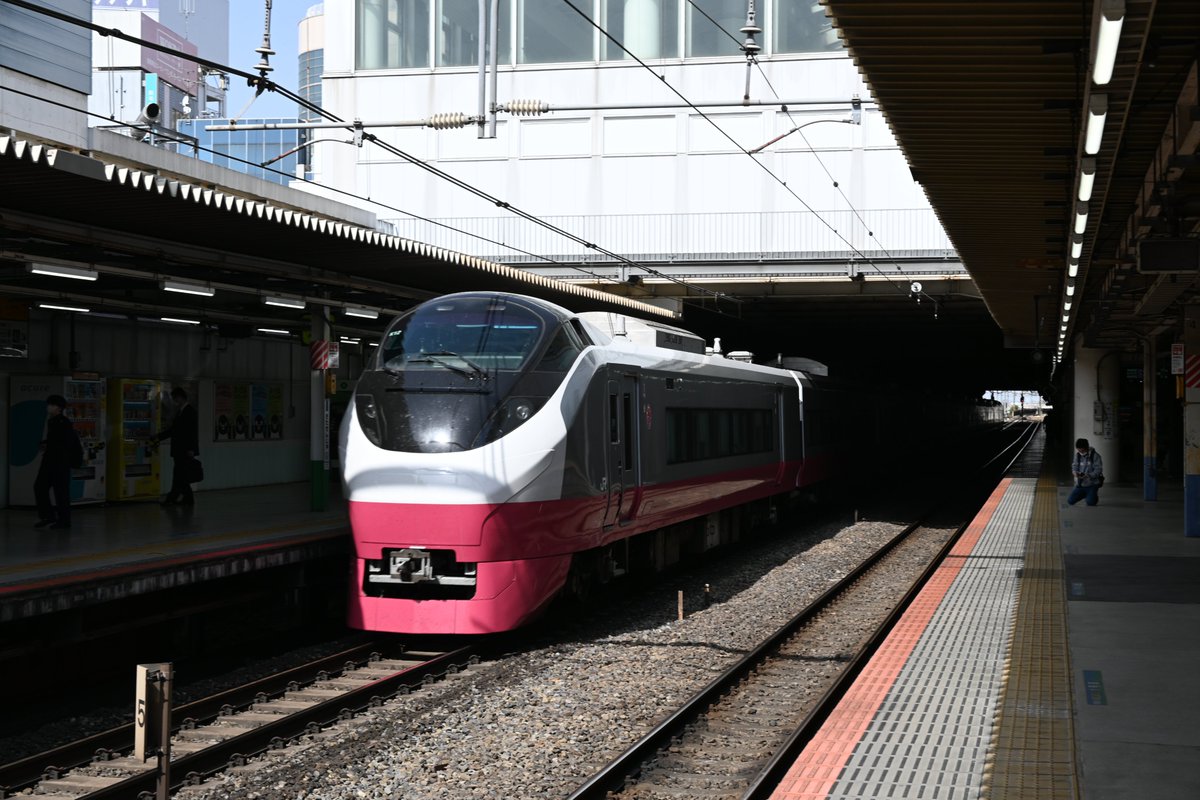 写真垢 on Twitter: "E657系K12 特急ひたち13号@北千住 フレッシュひたちの赤色へ塗装変更された。"