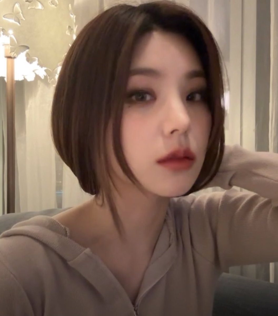 Ninja Yeji 🖤🌼 On Twitter Rt Midcys Yeji Said She Wants To Try Short