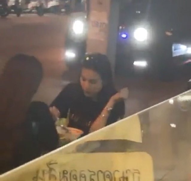 พี🫥 on Twitter: "RT @itcap_cap: ตำนานพี่ซันโดนทิ้งอยู่ห้องเค้าไปกันสองคน แต่ซื้อลูกชิ้นมาฝาก"