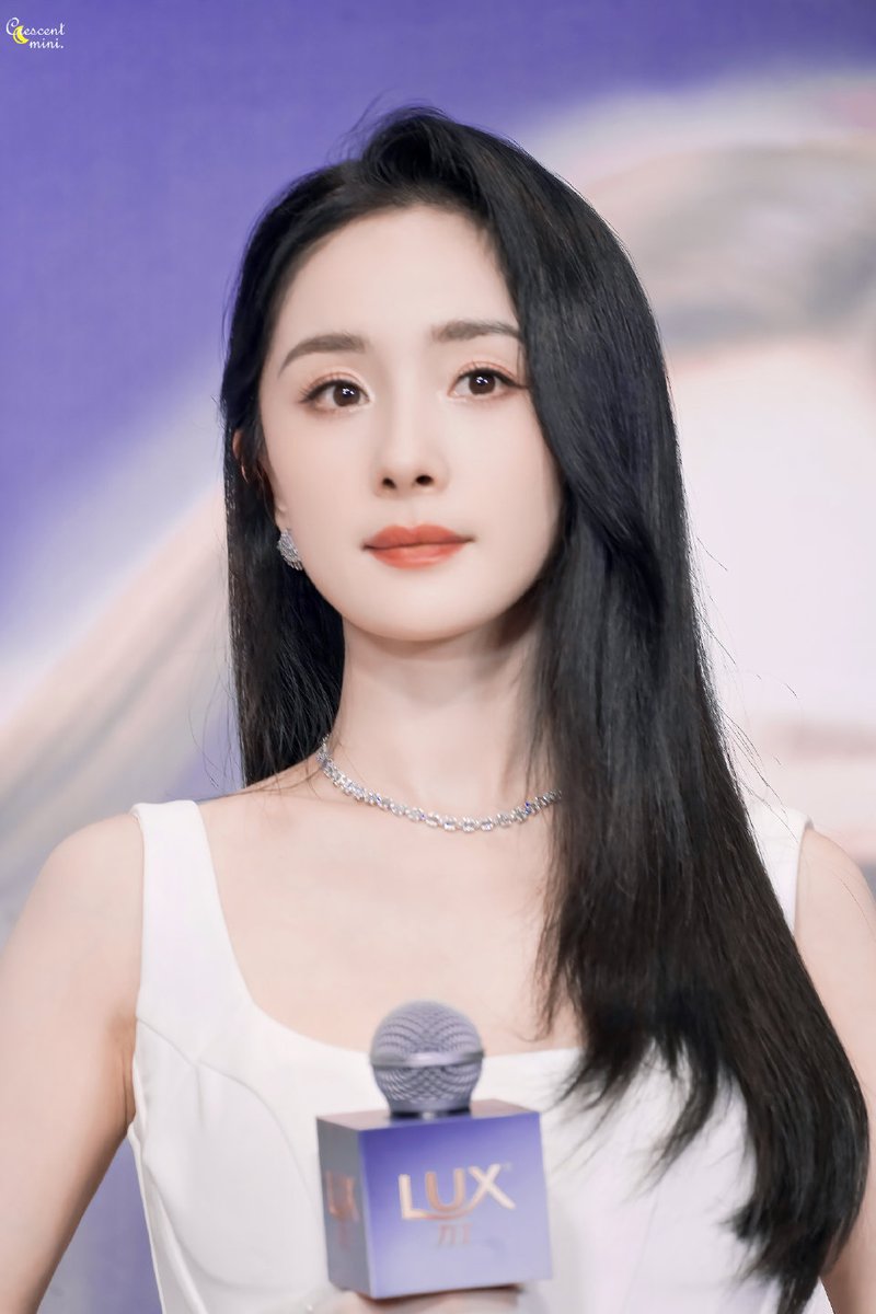 Yang Mi Mî Fēng Cambodia On Twitter She Is So Gorgeous And Sexy 😱🔥yang Mi Event Lux Brand And