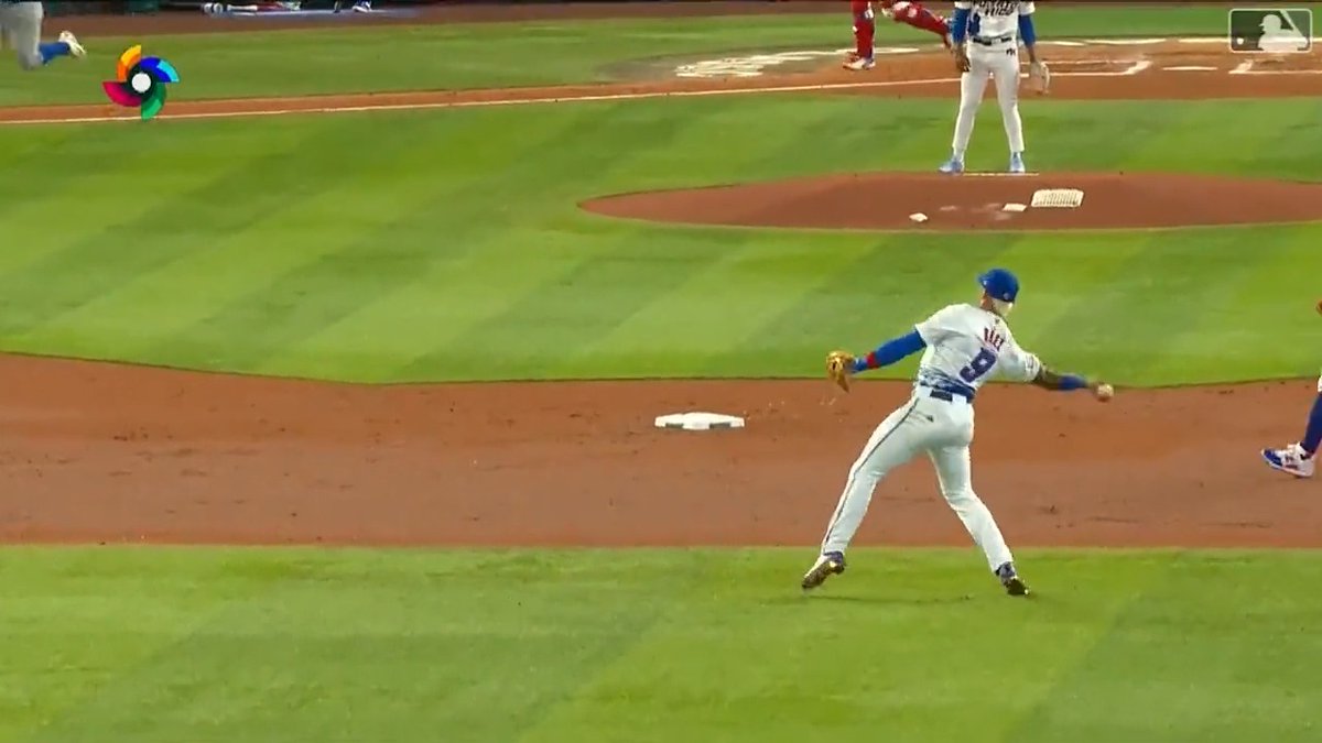 Invictos🏆 on Twitter: "RT @tigers: Classic Mago. @javy23baez worked his magic in the infield and ...