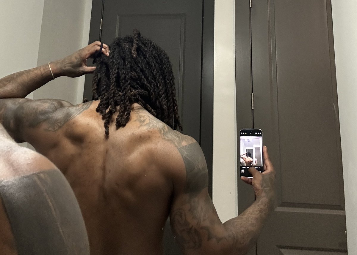 Dwayne mckell on Twitter: "RT @officialmckell: grab on my back when i’m inside you 🖤"