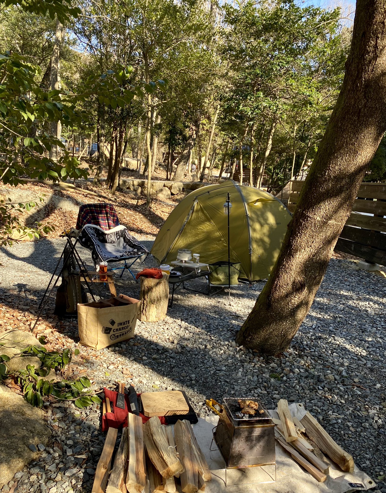 マリコ on Twitter: "ソロキャンプ楽しかった♪テントはウチでも設営3分のホーボーズネスト2⛺️焚き火しながら飲んで食べ過ぎた😆今日の朝ごはんはキャンプ飯でおにぎり定食。山の空気も ...