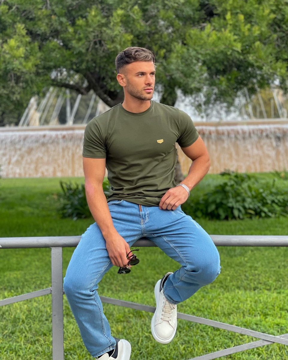 manrico on Twitter: "Es que mi amor, usted de alejó mucho y de leo no veo bebé :)"