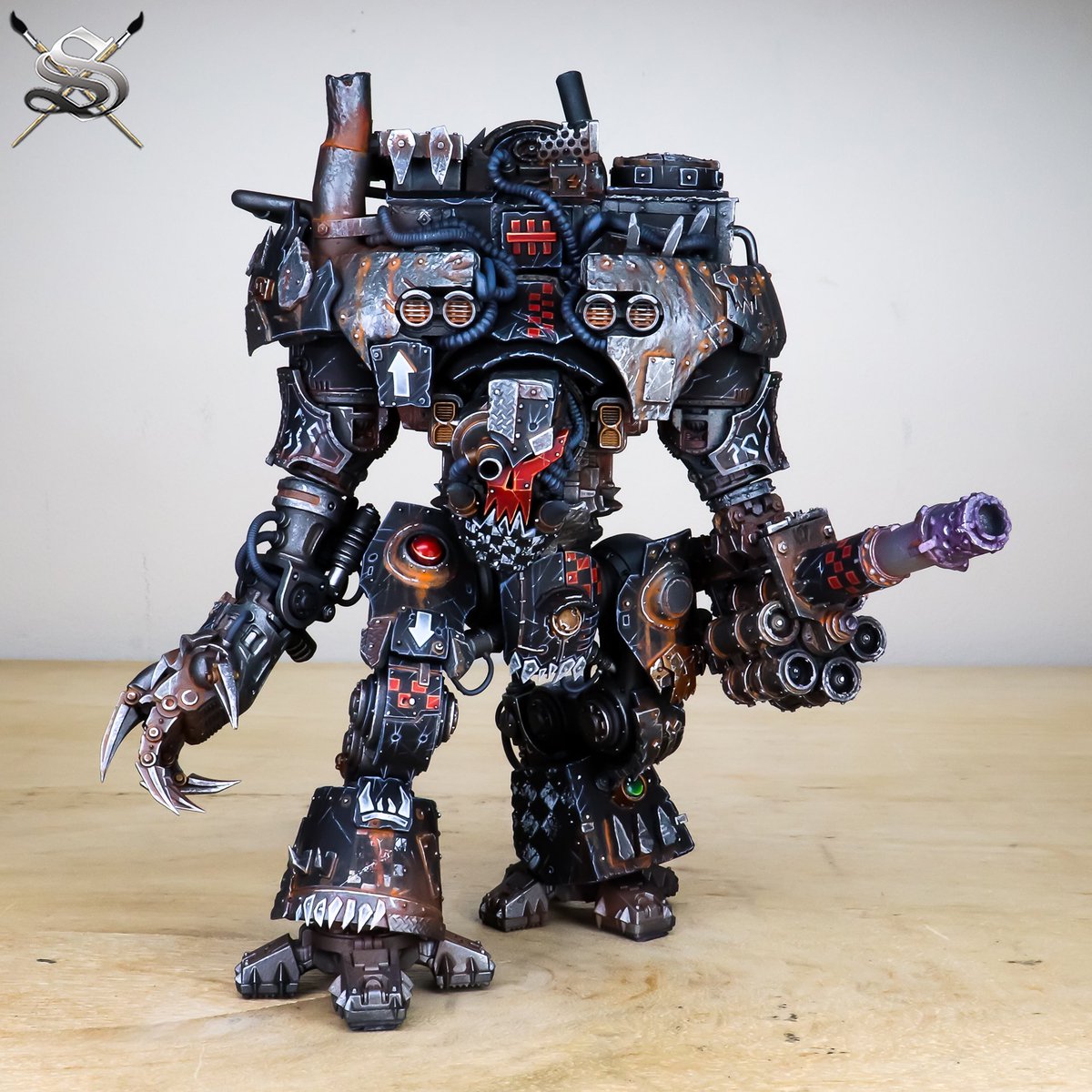 Siege Studios on Twitter: "“TAKE DER SHINY FINGZ & MAKE EM KILLY!” An Ork Mega Dread we created ...