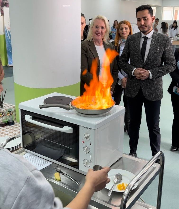 U.S. Embassy North Macedonia on Twitter: "RT @USAmbNMacedonia: Happy to meet talented students ...