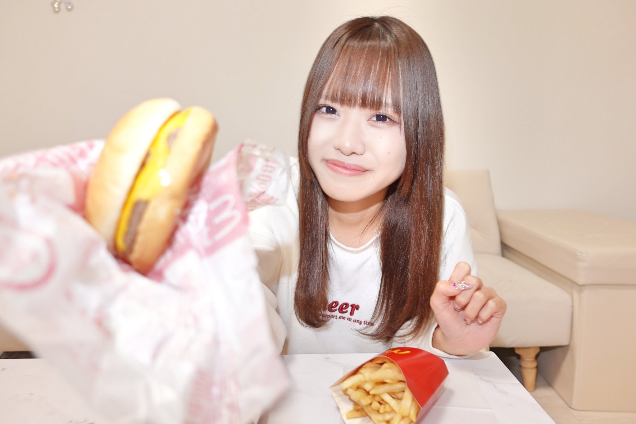 DAIKI🔰撮影📷️始めました。🐈️ ️ on Twitter: "一緒に食べよ？ 2023.02.22_リクエスト撮影⑮ －－－－－－－－－－－－－－ーー モデル：#猫宮なぎ ...