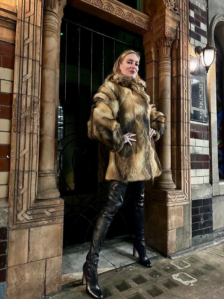 FemdomWorld 125000 followers on Twitter: FemdomWorld 125000 followers on Twitter: