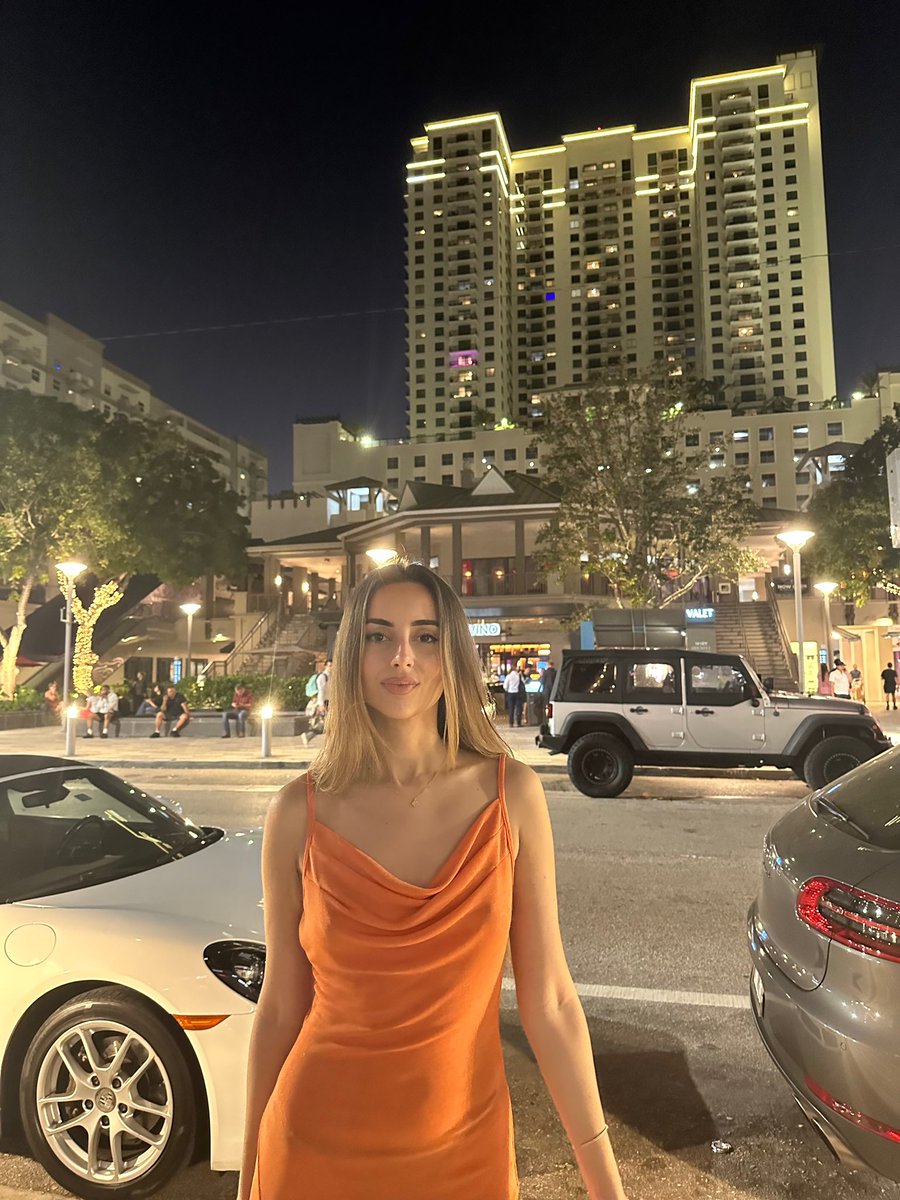 Denis Monaca on Twitter: "RT @tiffanyanaa: First day in Miami"