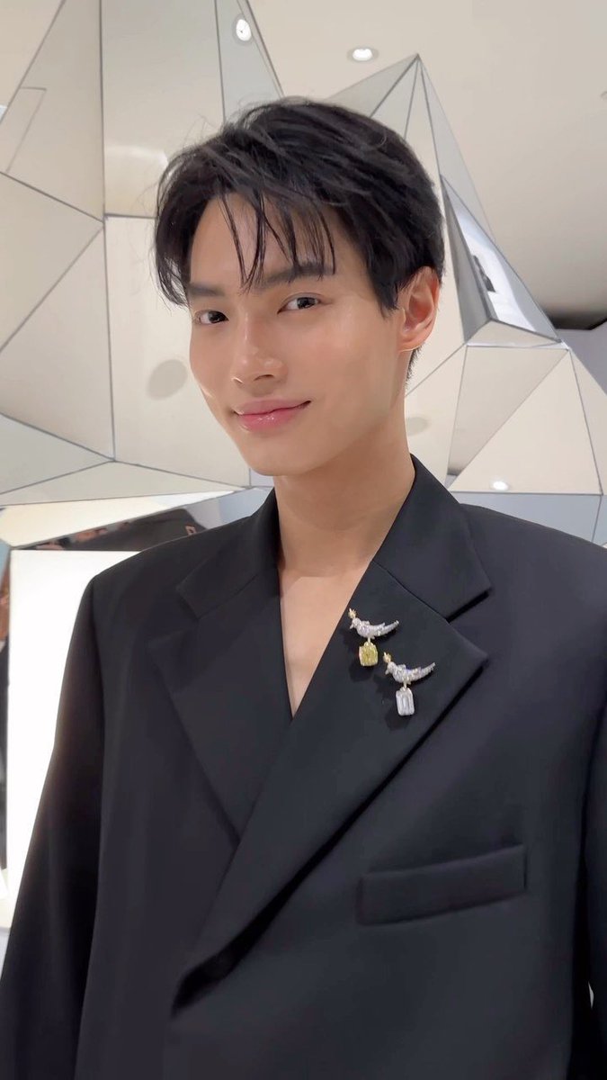 Mackey on Twitter: "RT @NIDZA7822: ทำไมน่ารักจัง #TiffanyxWin #TiffanyAndCo #winmetawin @winmetawin"