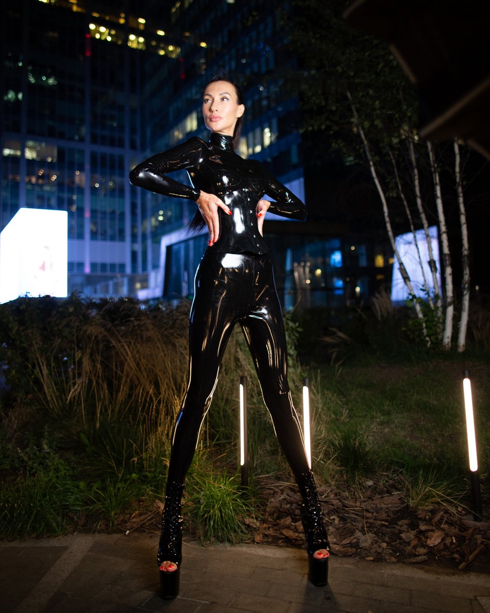 SUPER MOLLY on Twitter: "https://taplink.cc/mollyexclusive"