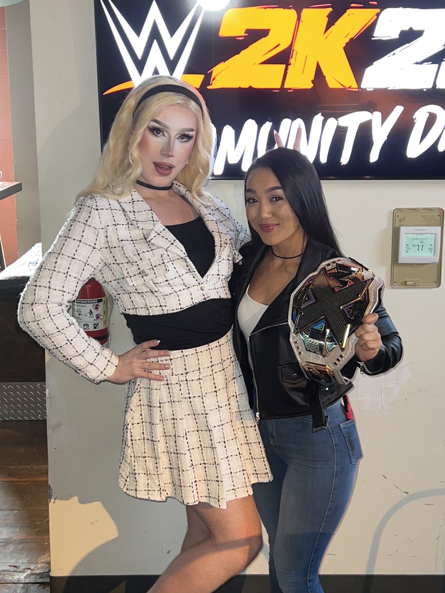 Mommy Karen (20, Bi Boy IRL 🏳️‍🌈) (@sacerlea) / Twitter