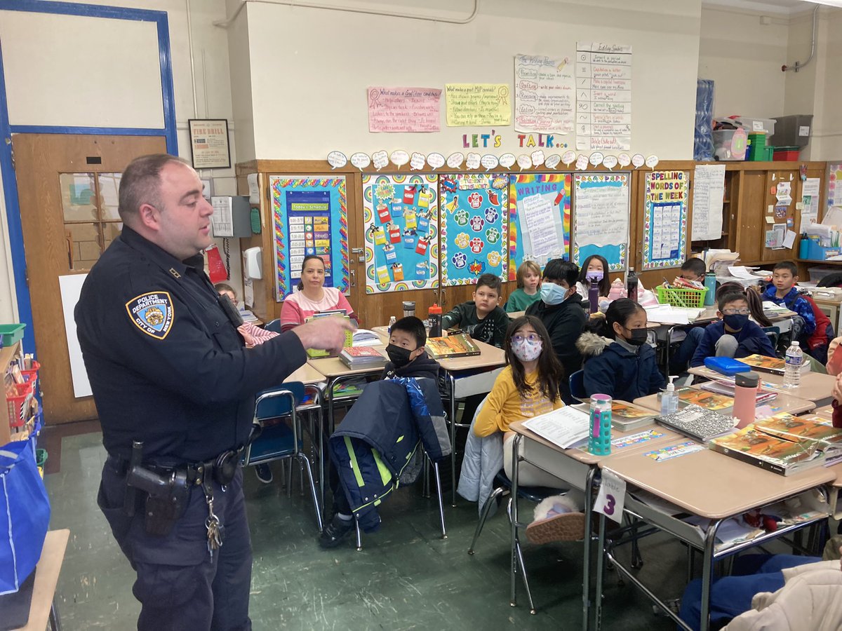 NYPD Queens North on Twitter: "Detective Foran from PBQN along with Officer Dimambro from the ...