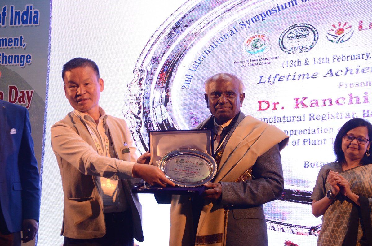 Harvard University Herbaria & Libraries