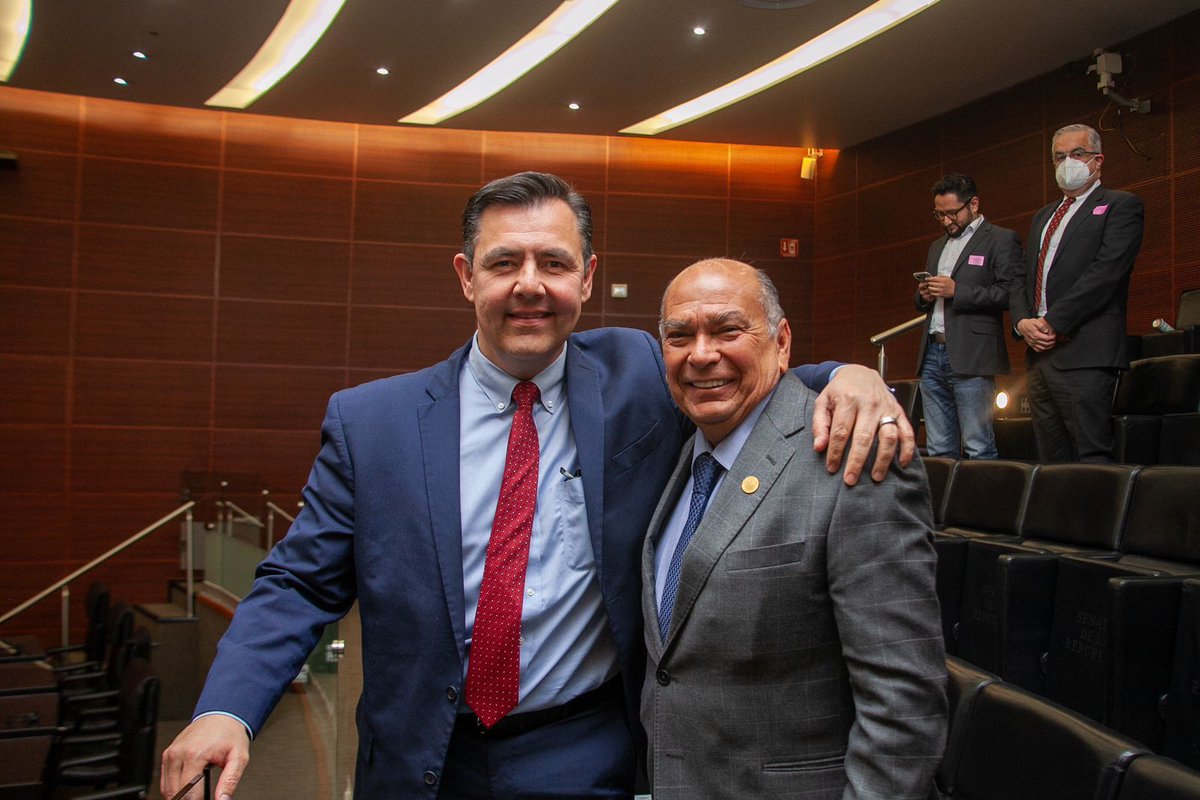 Antonio Pérez Garibay on Twitter: "RT @alejandrodiazmd: Diputado Pérez Garibay, fue un honor que ...