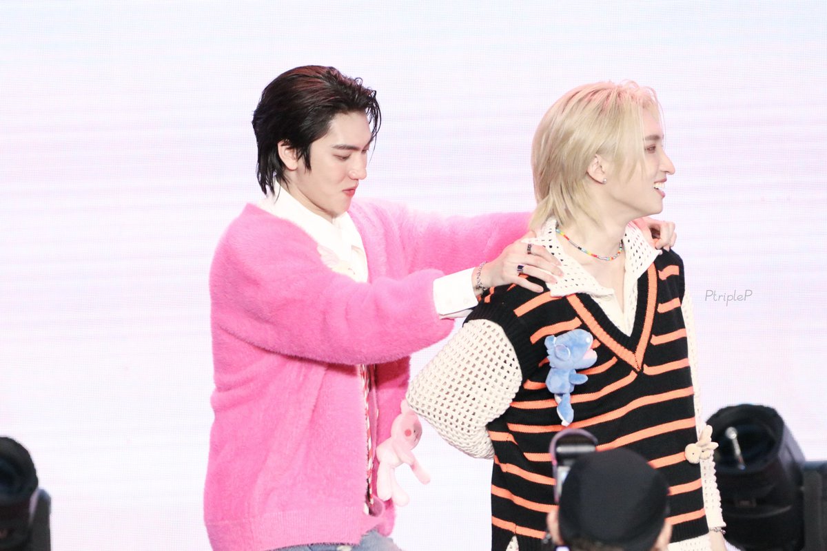 คนช่างฝัน on Twitter: "RT @Am_Pingping: มีนาแล้ว มีหมอนวดดัดหลังให้ยัง55555555 ((แต่คาดว่าต่อจาก ...