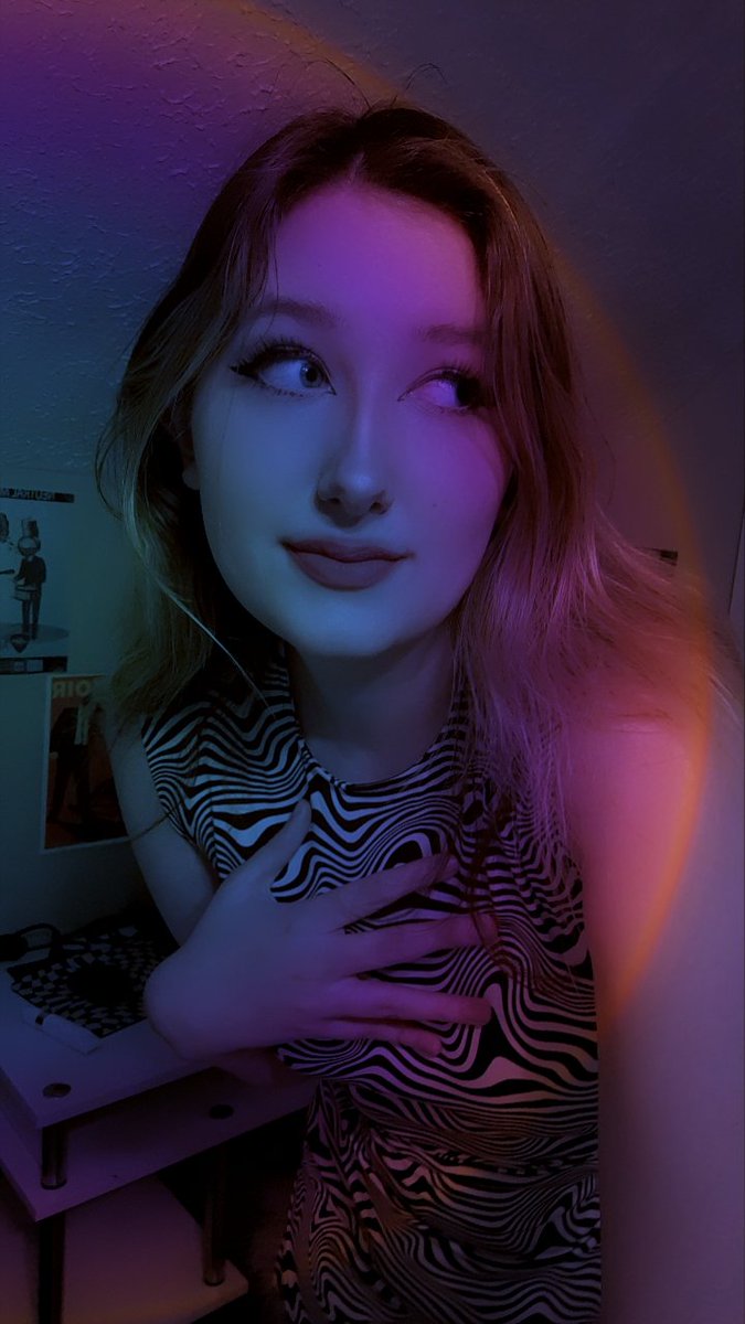 katie on Twitter: "wtf katie selfie dump of the night"