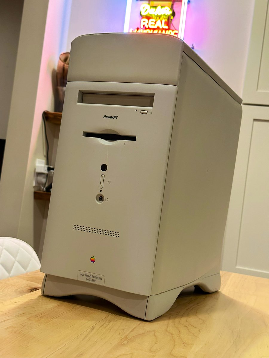 Macintosh Performa 6400