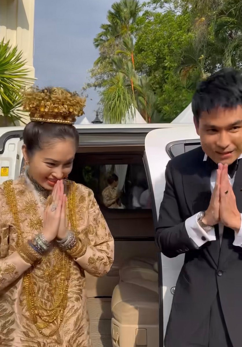 TVPOOL SOCIAL on Twitter: "พิธีสมรสตามแบบประเพณี #ปอยตรีชฎาและ #โอ๊คภควา โดยสาวปอยอยู่ในชุดบาบ๋า ...