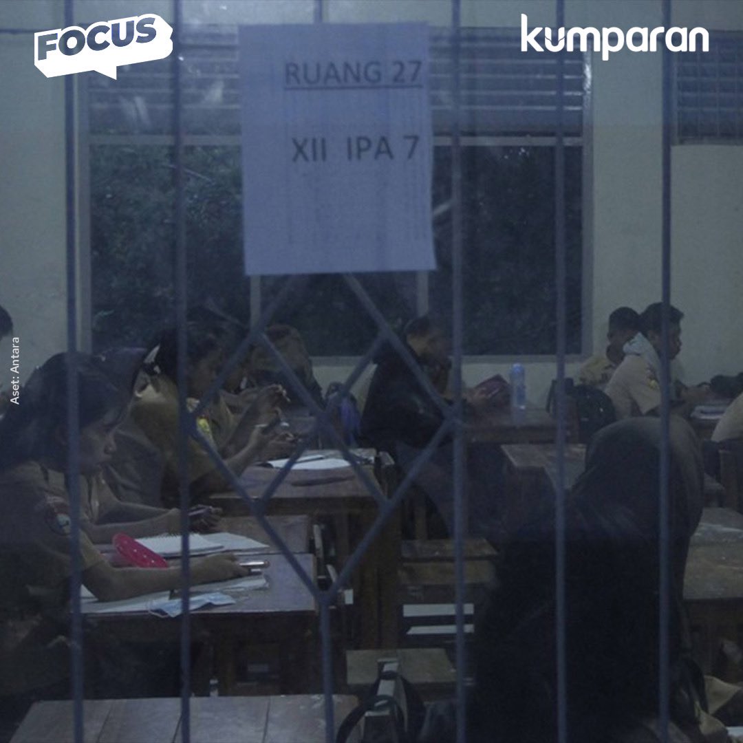Mazzini on Twitter: "RT @kumparan: Sejumlah pelajar Sekolah Menengah Atas (SMA) mengikuti apel ...