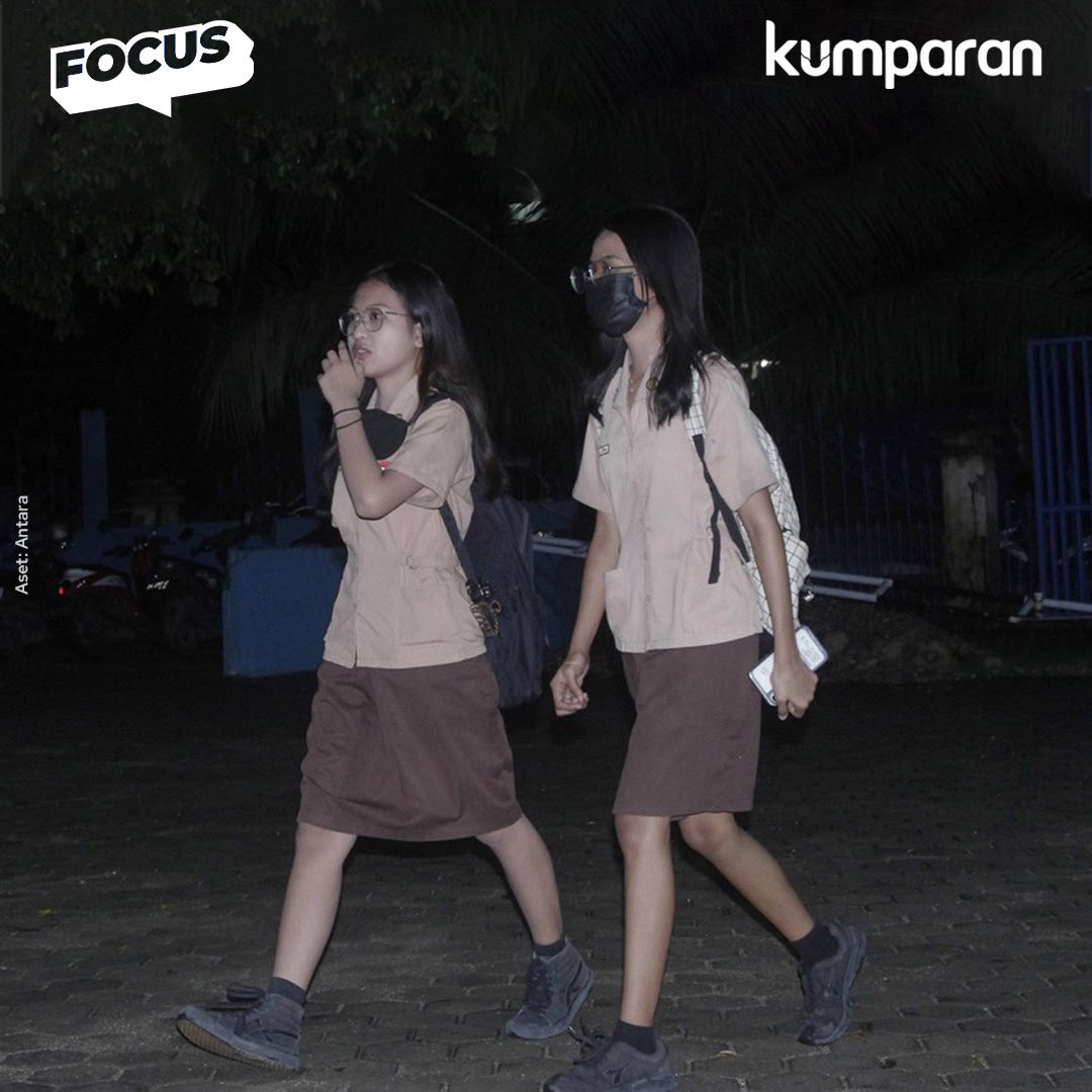 Mazzini on Twitter: "RT @kumparan: Sejumlah pelajar Sekolah Menengah Atas (SMA) mengikuti apel ...