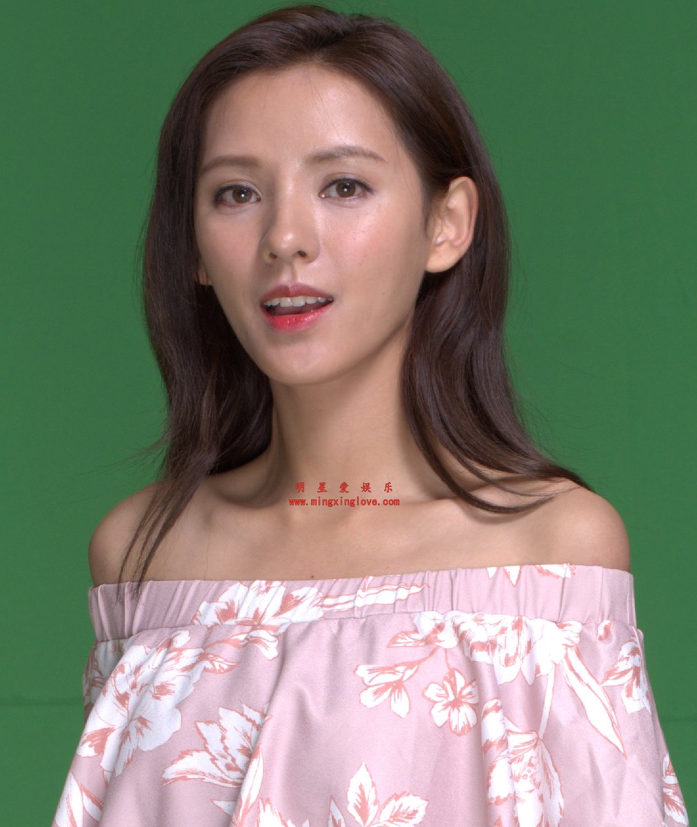 mingxinglove on Twitter: "#张予曦 某电视剧角色定妆照拍摄花絮照片，露肩、透视裙、大长腿光脚高跟等造型，单张50M左右，放大可看清肌肤纹理，高清8K分辨率原图无修 ...