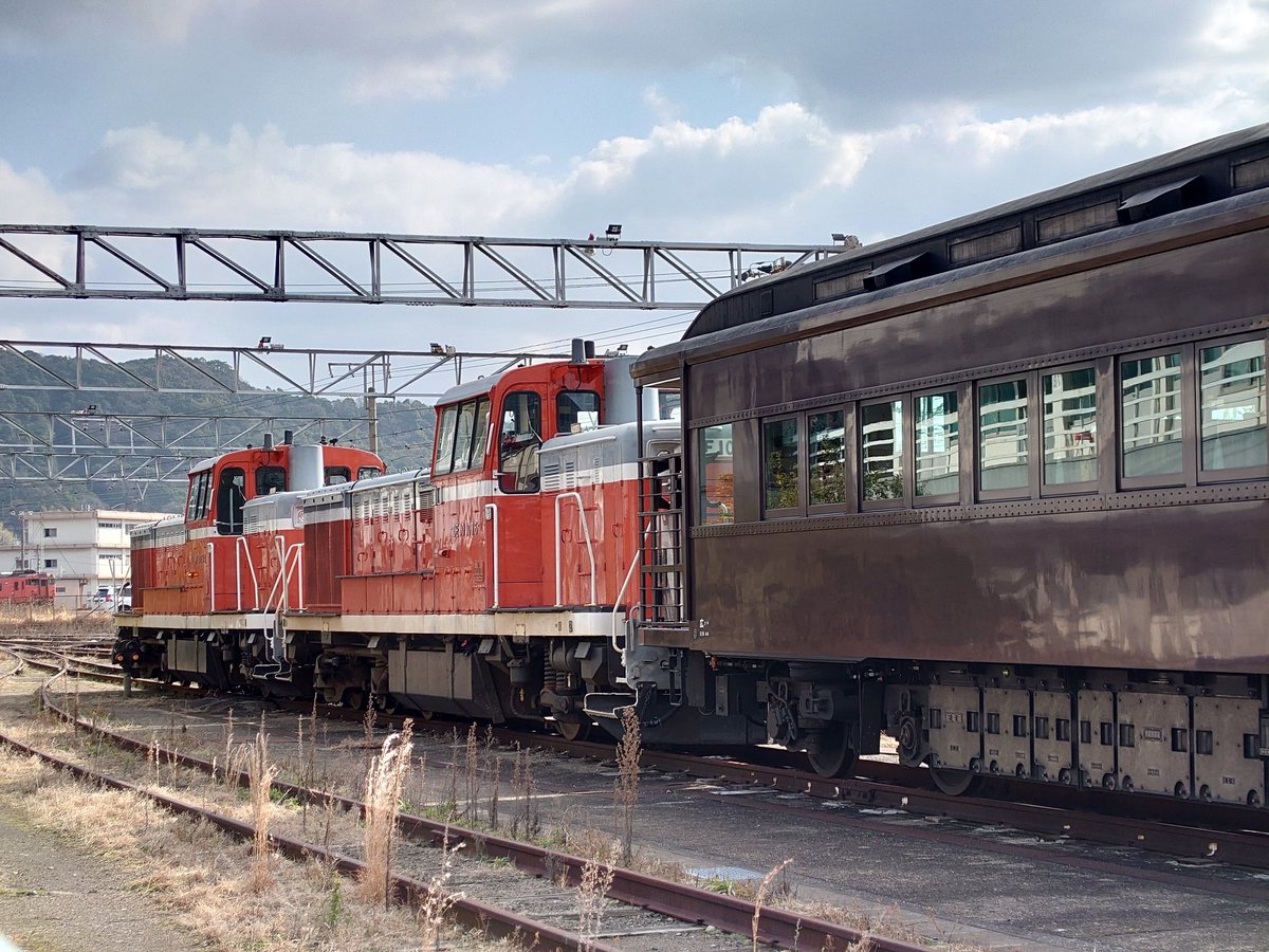 ちはや on Twitter: "2023/3/2(木) 試9521レ「DLやまぐち号(重連)試運転」出区入換及び連結作業 DE10 1514+DE10 1076+35系4000番台5B 新 ...