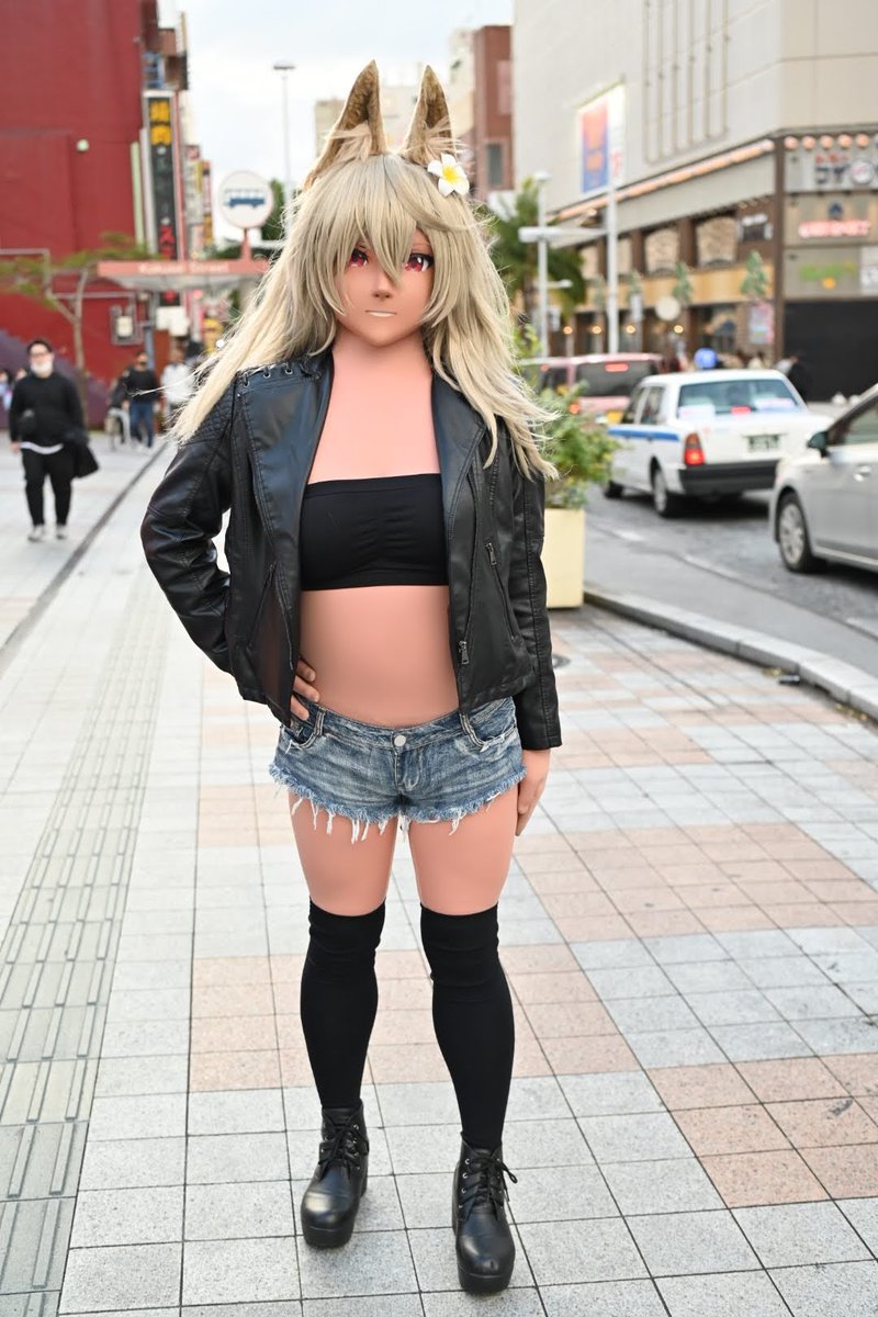 Higuchi on Twitter: "現実の中の非現実っていいよね"