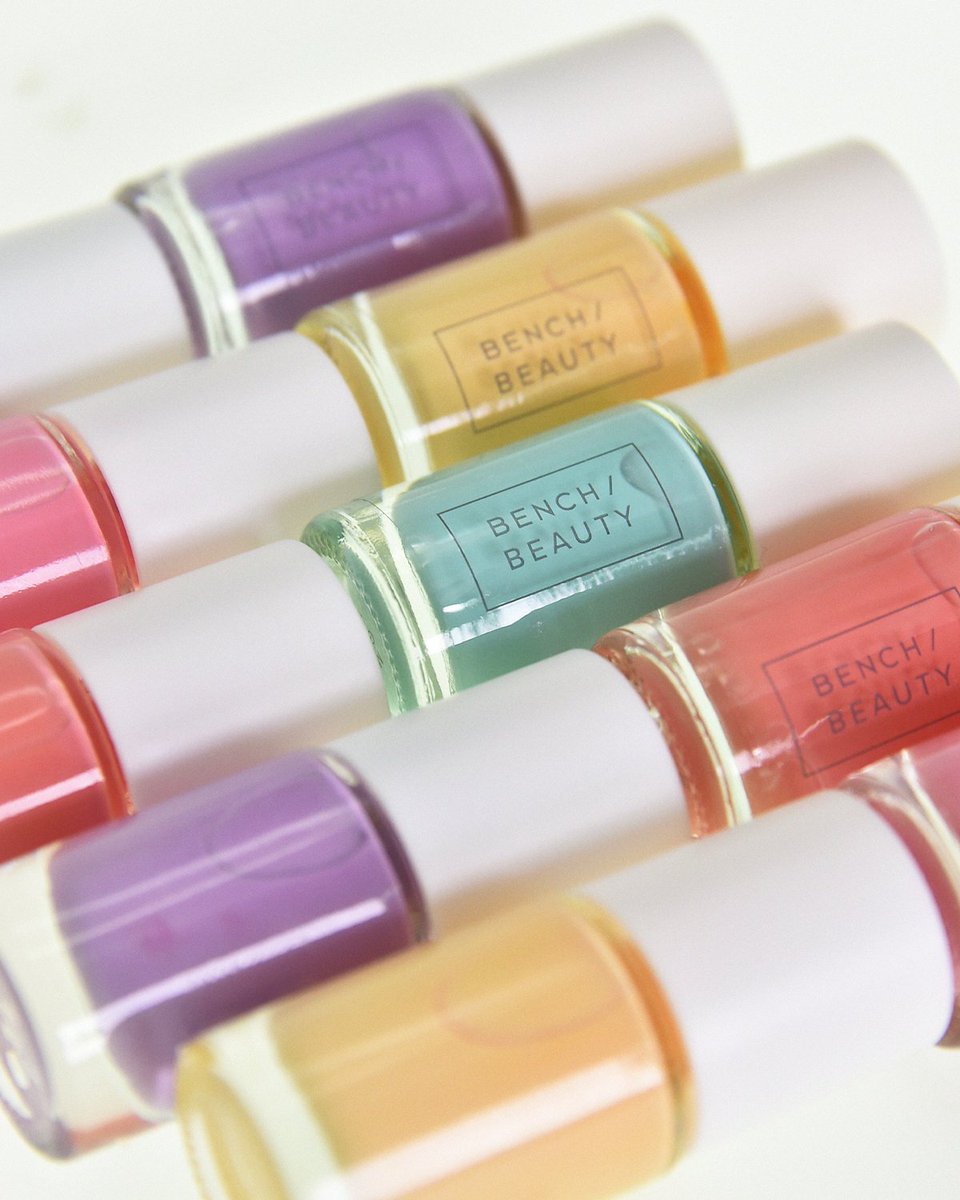These colors are giving... 💁‍ Make your dream summer nails come true ...