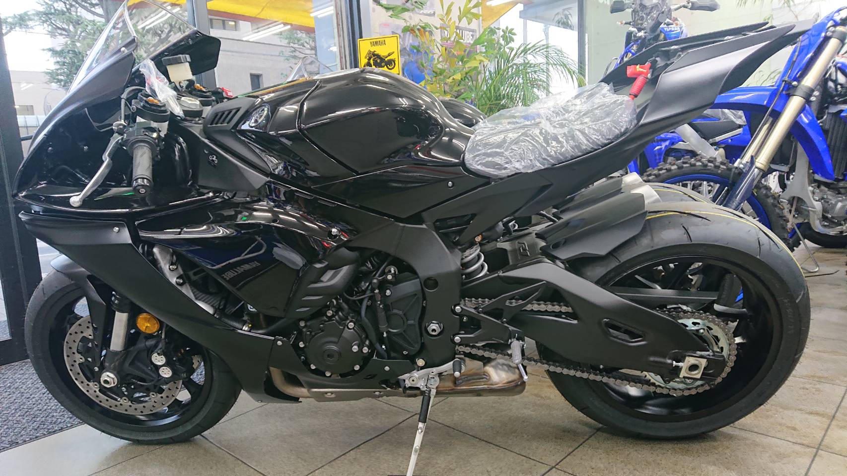 YSP横浜南 on Twitter: "2023年モデル サーキットで大暴れする YZF-R1 レースベース車が入荷しました 本当に大暴れしてもらいましょう ひと味違うYSP横浜南 皆さんもお ...