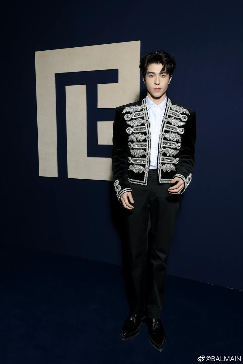 Ari派 🥐🗼🇫🇷 on Twitter: "RT @annebuapat15: ป๊ามีเรื่องให้เราหวีดได้ทั้งวัน รัก BALMAIN มากนะคะ รู้ ...