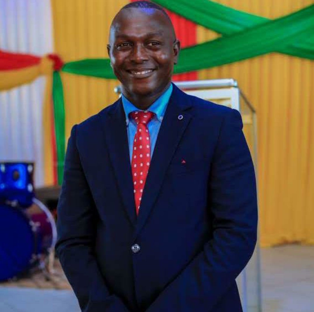 Basi tukiwa pale pale Kituoni Oysterbay tulipokea taarifa za mawakili ...