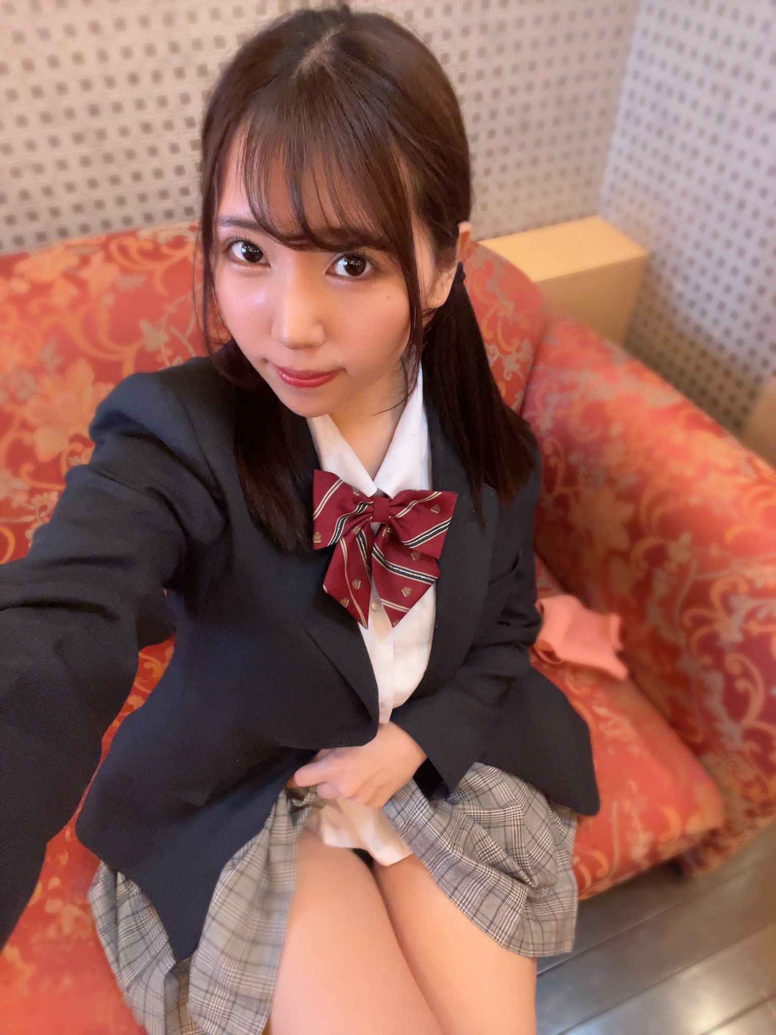 美丘さとみ On Twitter 制服ものは今期でそろそろ卒業します。去年も言ってたかも🫣チラ
