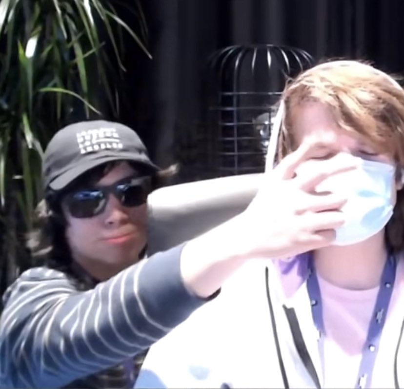 vonix 👻🎗 on Twitter: "can we get more of them please please plea"