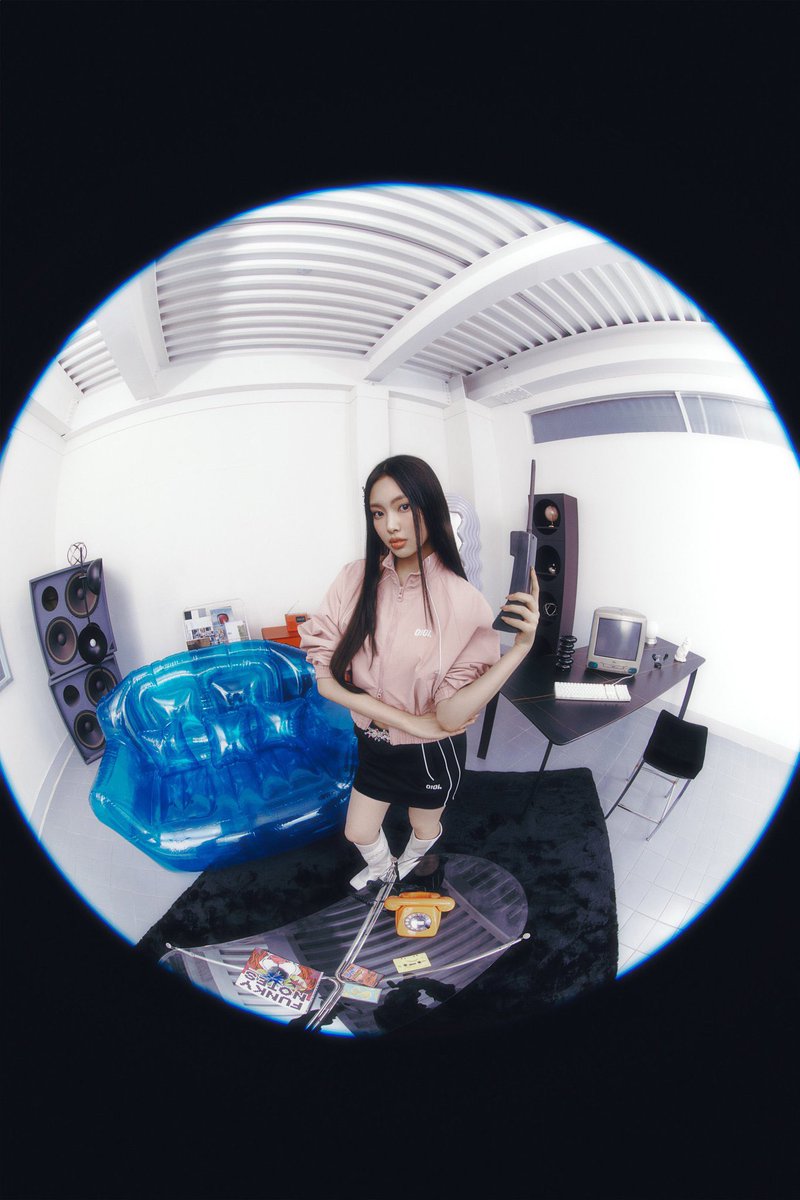 NEWJEANS GLOBAL on Twitter: "[#UPDATE] Hyein x OiOi #NewJeans #뉴진스 #HYEIN @NewJeans_ADOR"