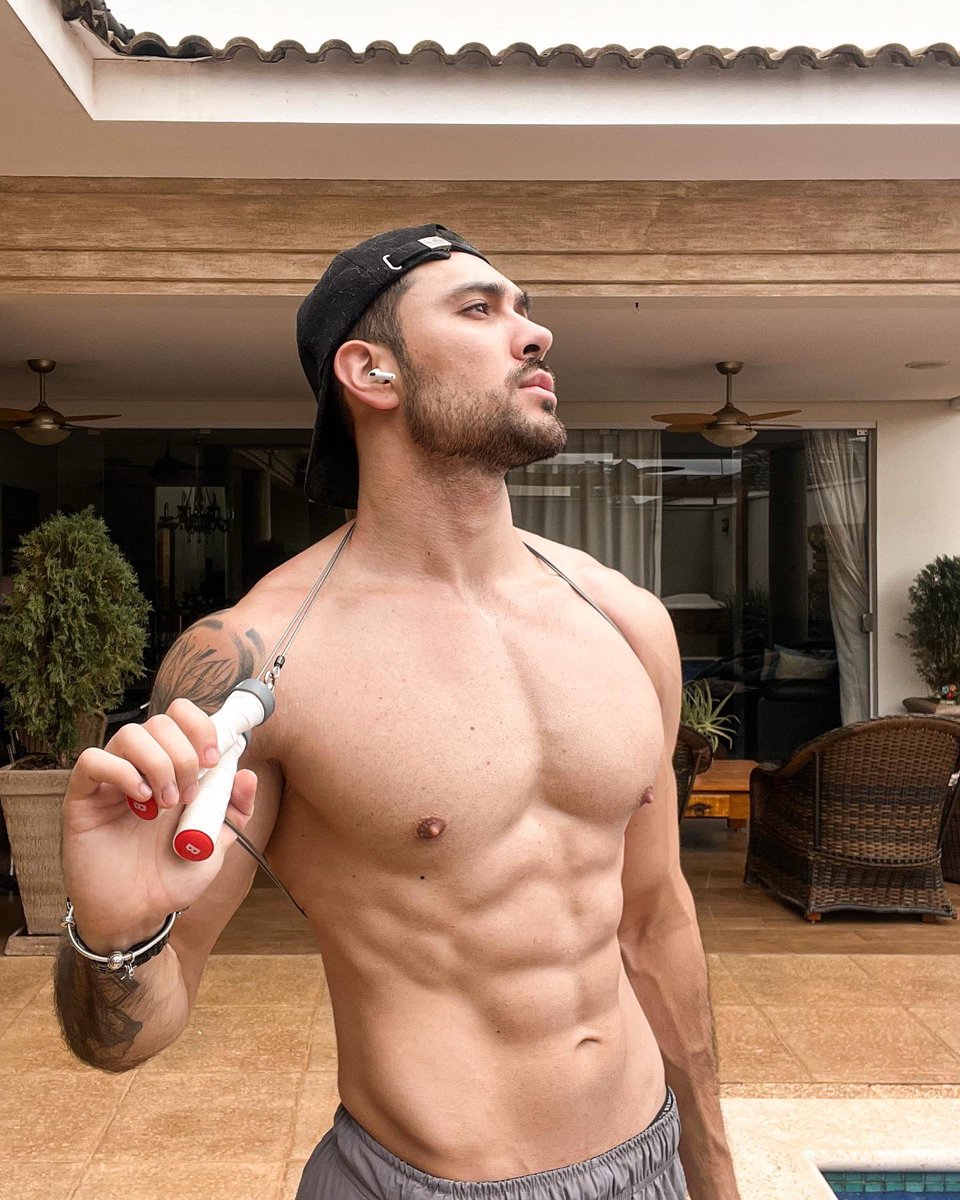 Sirs Models on Twitter: