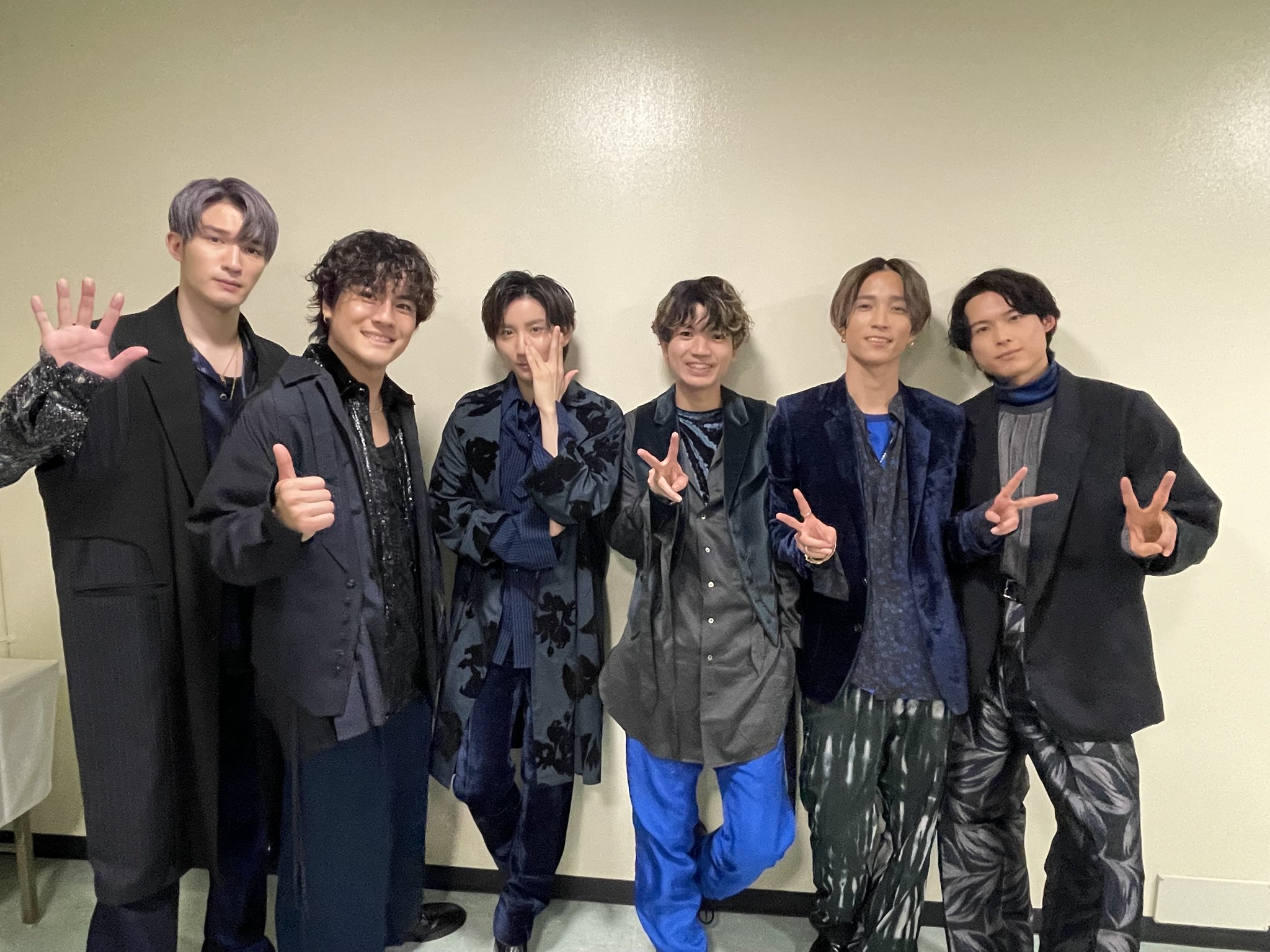 SixTONES / ソニーミュージック on Twitter: "NHKBSプレミアム「ザ少年倶楽部」 「Again」披露しました😌🎤 そして「初心LOVE」に乱入、「クイズ胸Q」にも参加 ...