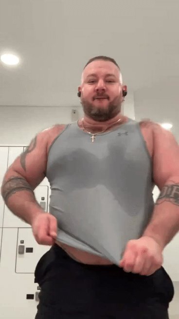 beefymuscle.com on Twitter: "Hot hairy bears♥ http://beefymuscle.com #beefy #massive #musclebear"