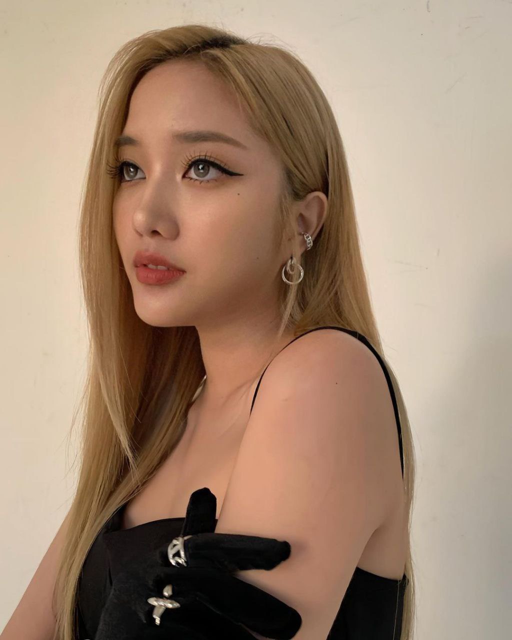 mónica on Twitter: "let me breathe 😭😳 https://t.co/f2OUOIJRor" / Twitter