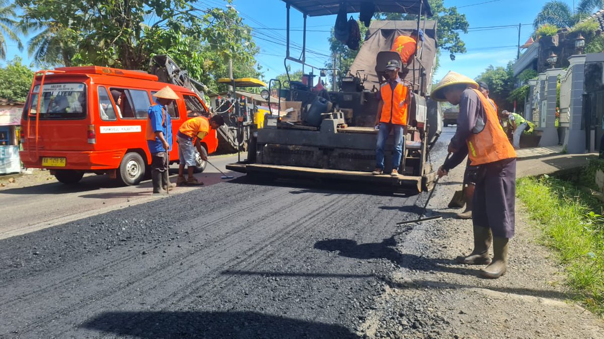 Info Jateng on Twitter: "Dikasih Info Maszeh! Ganjar Siapkan Rp437 M untuk Perbaikan Jalan di ...