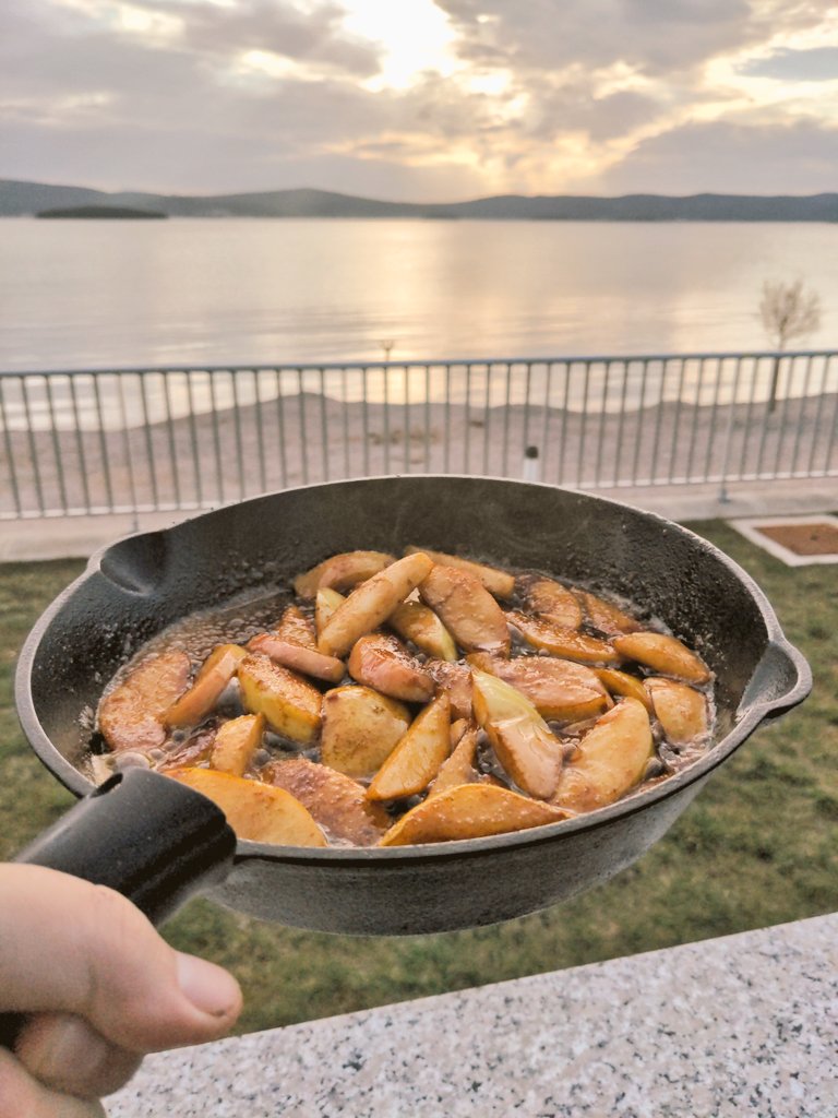 Martin Erlic's Threads – Thread Reader App