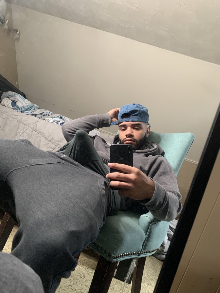 Axelsloppytoppy On Twitter Let Me Thrust My Third Leg Into Your Gym