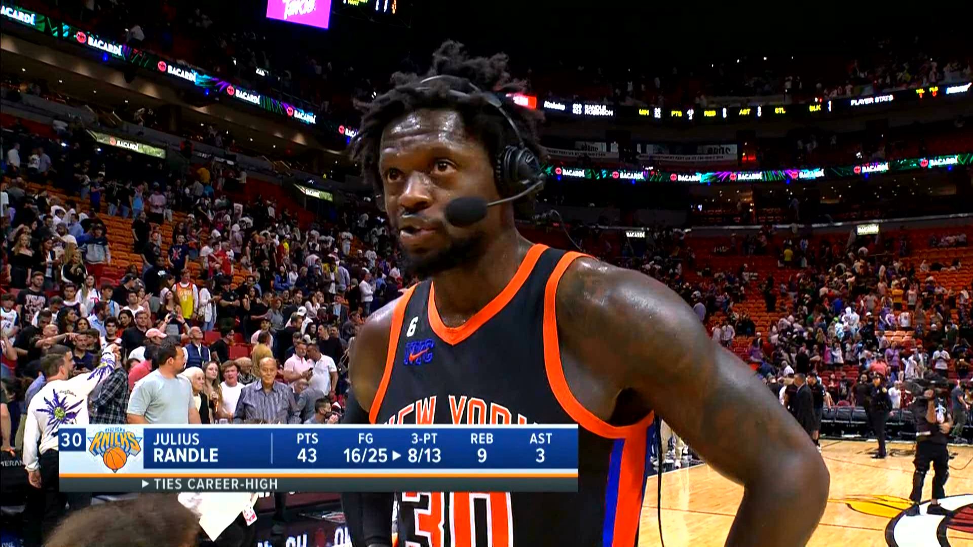 ClutchPoints on Twitter: "Julius Randle's hits the game-winner and extends the Knicks' winning ...