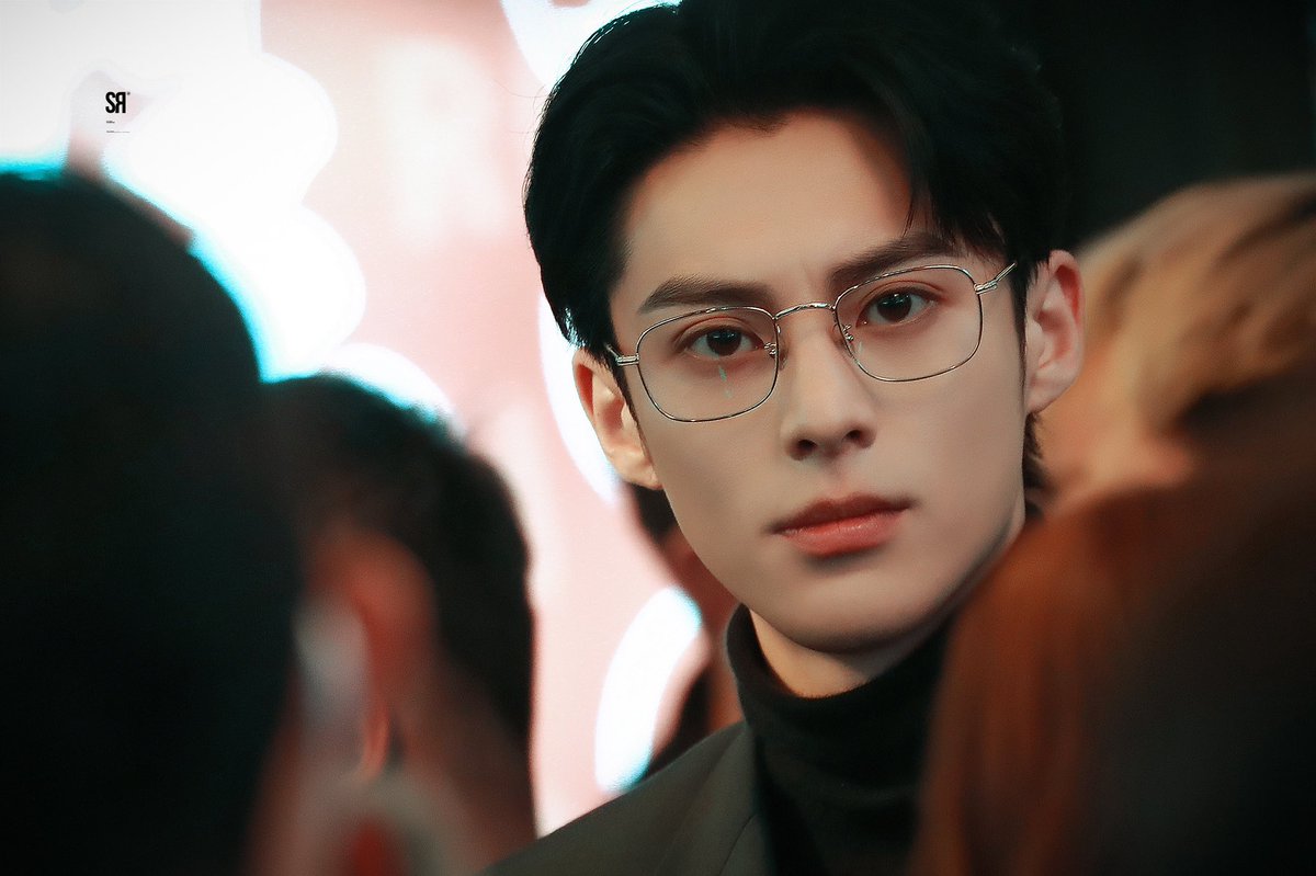 Dylan Wang Hedi 王鹤棣 on Twitter: "2023.3.2 On set©️SR #DylanWang #WangHedi #王鹤棣 #OnlyForLove #以爱为 ...