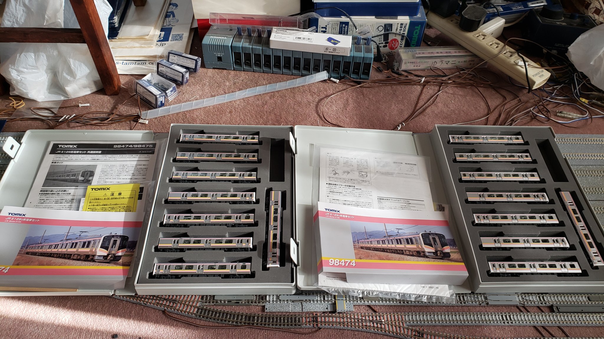 ハンター on Twitter: "休日に模型いじり。 #TOMIX #E129系 4両編成×2 2両編成×4 付属のインレタは B1編成 B5編成 B11編成 B20編成 A1編成 A2編成 ...