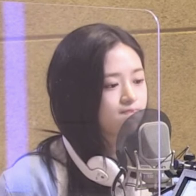 An Yujin Meme On Twitter Yujin Fluffy Puff Cheeks Fresh Breads Soft